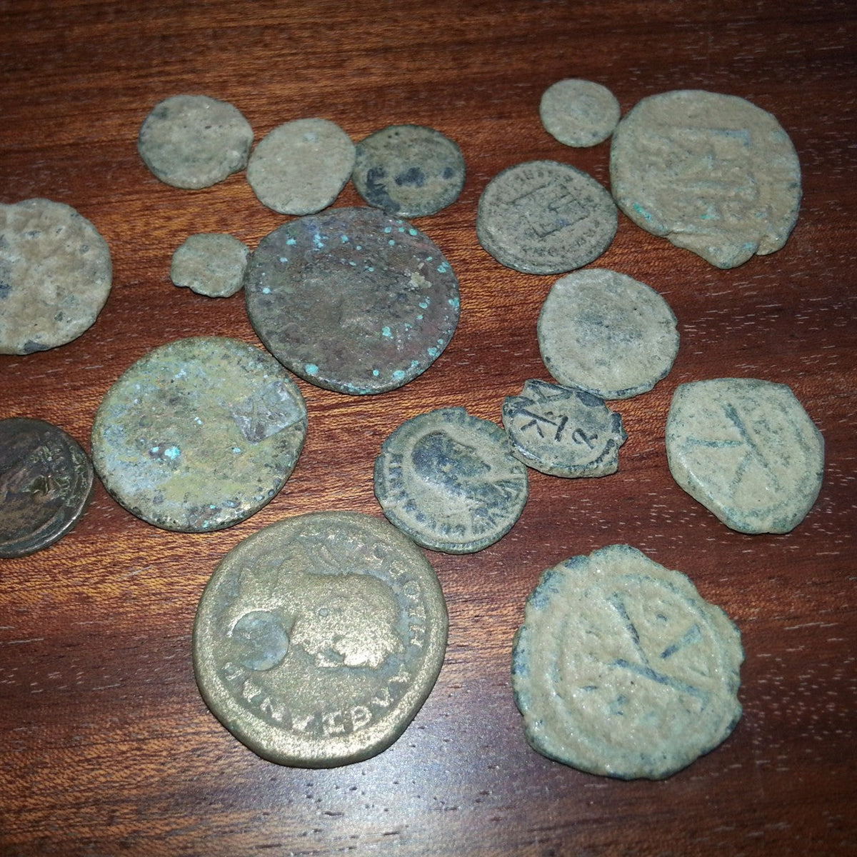 Black Hawk detects hoard of ancient coins | Finds & Discoveries | OKM ...